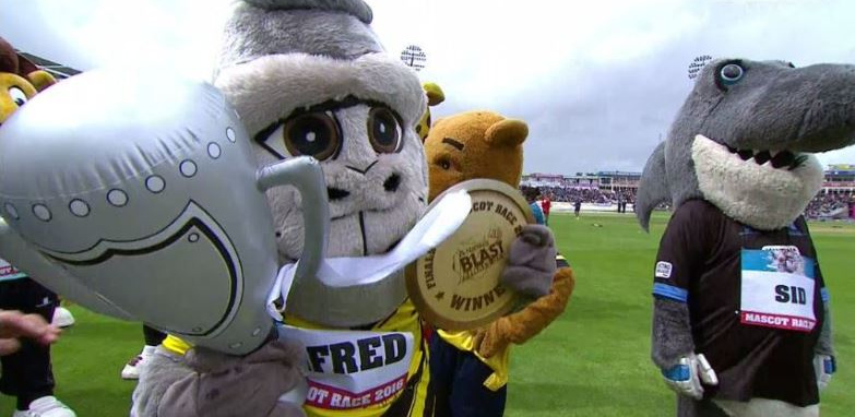 ALFRED TAKES GOLD IN T20 MASCOT RACE - VIDEO