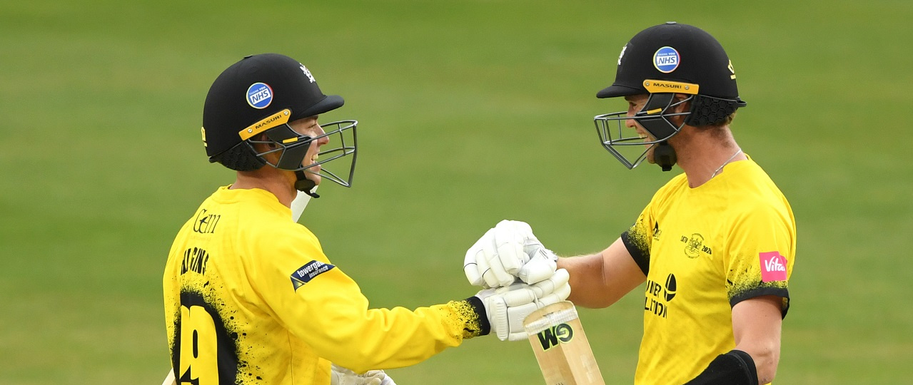 Ian Cockbain Leads Glos to Win
