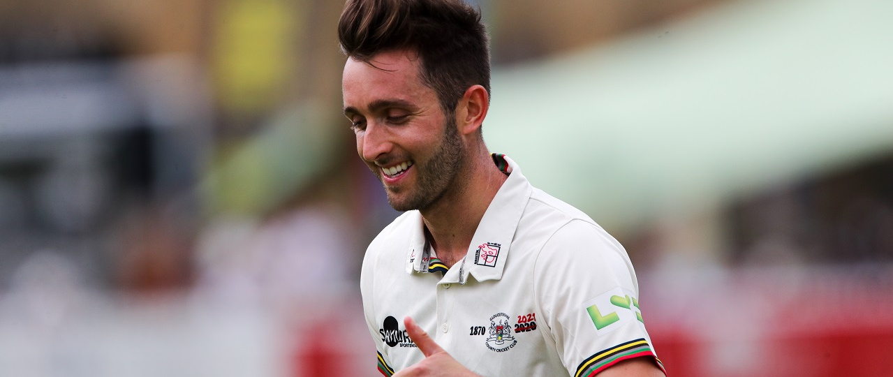 Taylor & Worrall Lead Glos to Victory