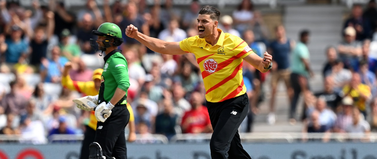 Gloucestershire sign fast-bowler Marchant de Lange on three-year-deal