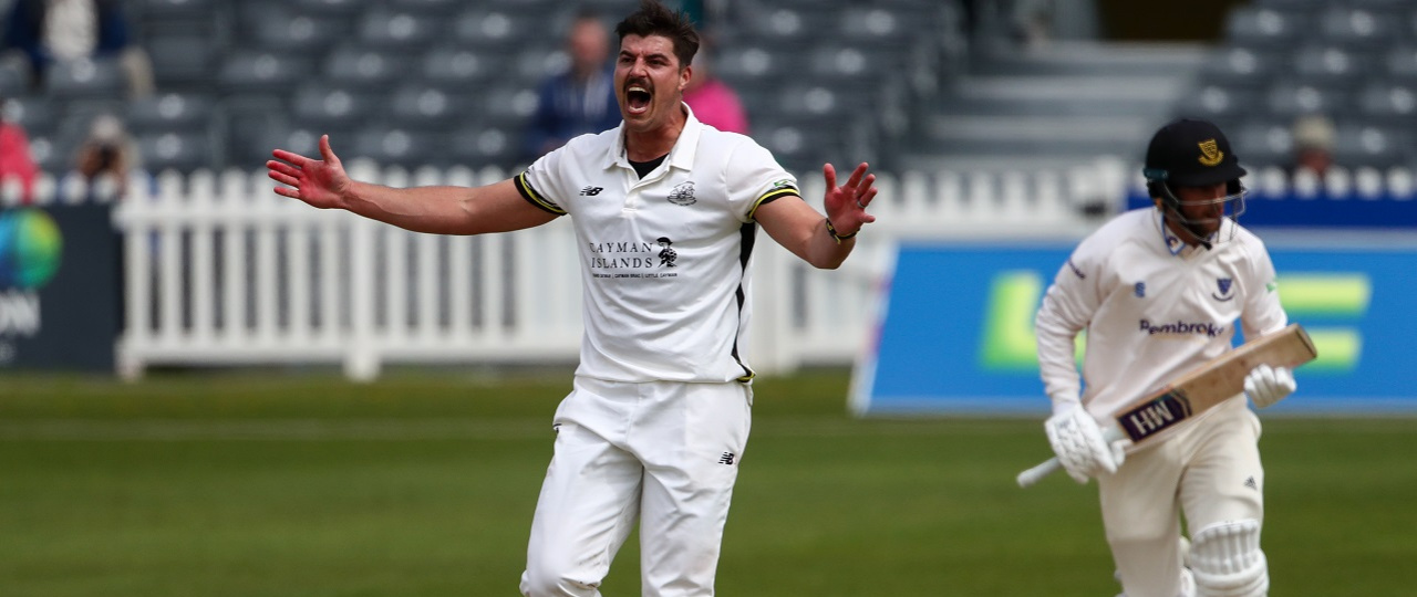 Gloucestershire fast-bowler Marchant de Lange ruled out for the rest of ...