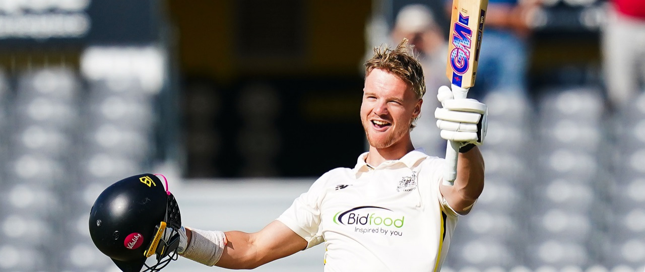 Ben Charlesworth signs two-year contract extension at Gloucestershire