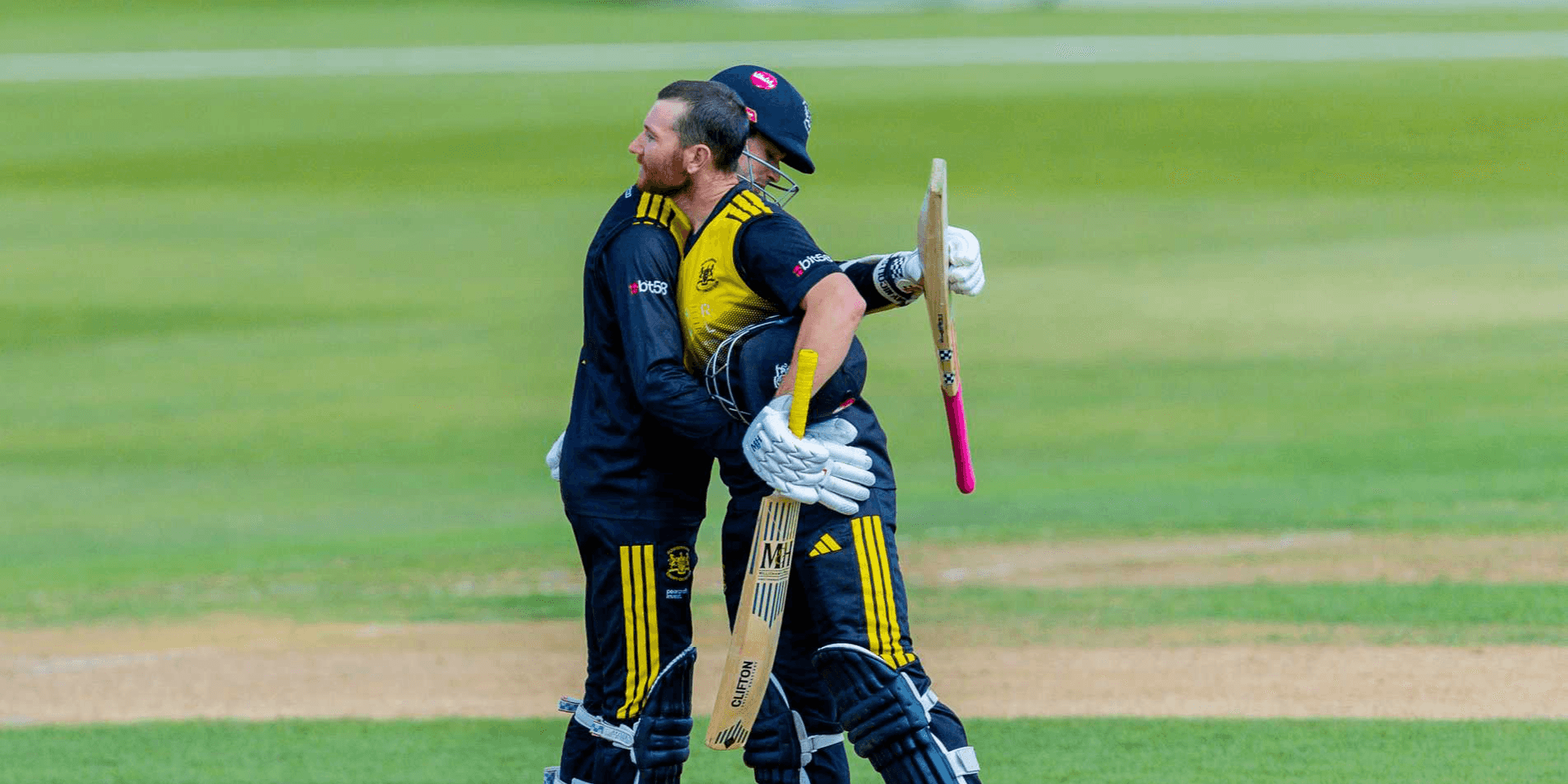 Bracey’s Record-Breaking Knock Fires Glos Past Notts and Into Next Stage